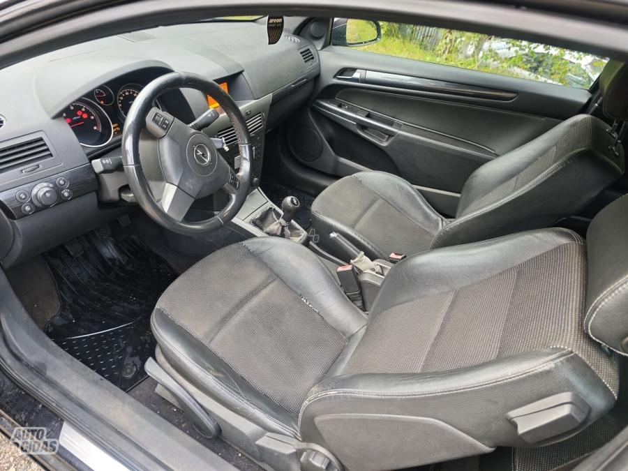 Opel Astra 2005 in Vilnius, with an engine capacity of 1.70 L and mileage of 295 thousand km for 580 €, photo 13 on AUTOMOTO.COM.LV