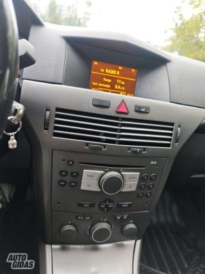 Opel Astra 2005 in Vilnius, with an engine capacity of 1.70 L and mileage of 295 thousand km for 580 €, photo 14 on AUTOMOTO.COM.LV