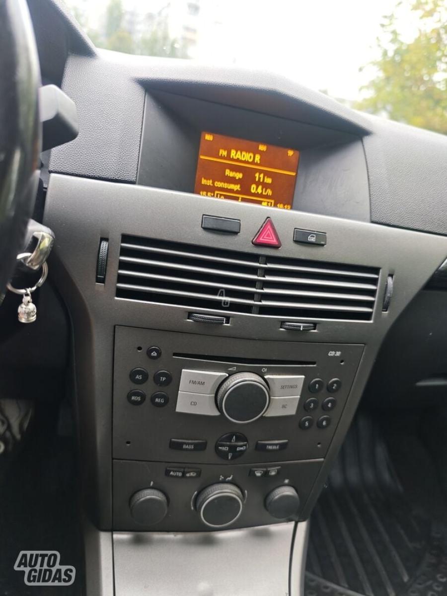 Opel Astra 2005 in Vilnius, with an engine capacity of 1.70 L and mileage of 295 thousand km for 580 €, photo 14 on AUTOMOTO.COM.LV