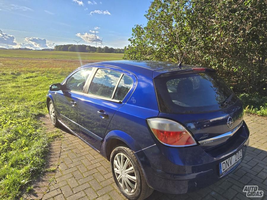 Opel Astra 2005 in Telschi, with an engine capacity of 1.70 L and mileage of 227 thousand km for 720 €, photo 5 on AUTOMOTO.COM.LV