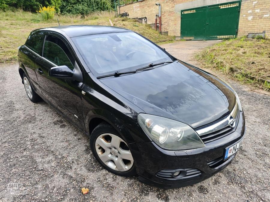 Opel Astra 2005 in Vilnius, with an engine capacity of 1.70 L and mileage of 295 thousand km for 490 €, photo 3 on AUTOMOTO.COM.LV