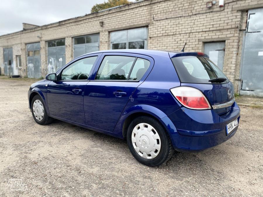 Opel Astra 2005 in Silute, with an engine capacity of 1.70 L and mileage of 264 thousand km for 980 €, photo 1 on AUTOMOTO.COM.LV