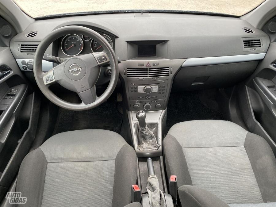 Opel Astra 2005 in Silute, with an engine capacity of 1.70 L and mileage of 264 thousand km for 980 €, photo 11 on AUTOMOTO.COM.LV