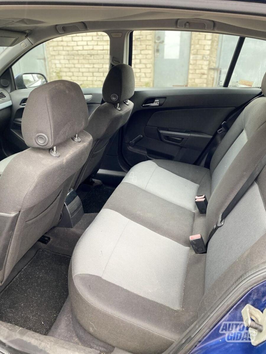 Opel Astra 2005 in Silute, with an engine capacity of 1.70 L and mileage of 264 thousand km for 980 €, photo 12 on AUTOMOTO.COM.LV