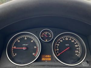 Opel Astra 2005 in Silute, with an engine capacity of 1.70 L and mileage of 264 thousand km for 980 €, photo 14 on AUTOMOTO.COM.LV