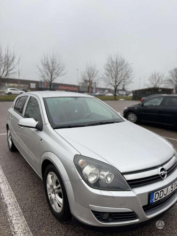 Opel Astra 2006 in Utena, with an engine capacity of 1.36 L and mileage of 148 thousand km for 1 €, photo 5 on AUTOMOTO.COM.LV