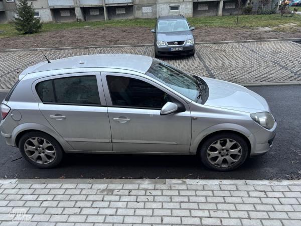 Opel Astra 2006 Viļņa, ar dzinēja tilpumu 1.90 L un nobraukumu 243 tūkst. km par 800 €, foto 4 vietnē AUTOMOTO.COM.LV