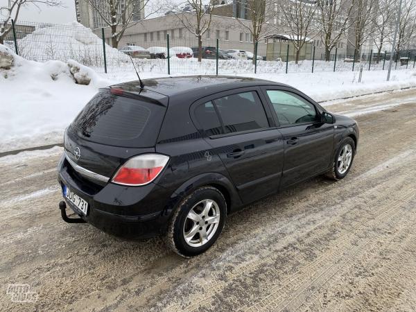 Opel Astra 2006 in Vilnius, with an engine capacity of 1.60 L and mileage of 250 thousand km for 990 €, photo 3 on AUTOMOTO.COM.LV