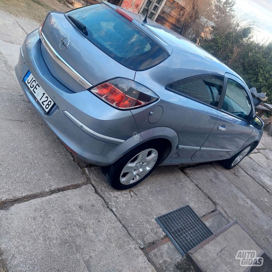 Opel Astra 2006 in Siauliai, with an engine capacity of 1.70 L and mileage of 256 thousand km for 1350 €, photo 5 on AUTOMOTO.COM.LV