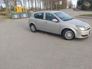 Opel Astra 2006 in Vilnius, with an engine capacity of 1.70 L and mileage of 295 thousand km for 555 €, photo 4 on AUTOMOTO.COM.LV