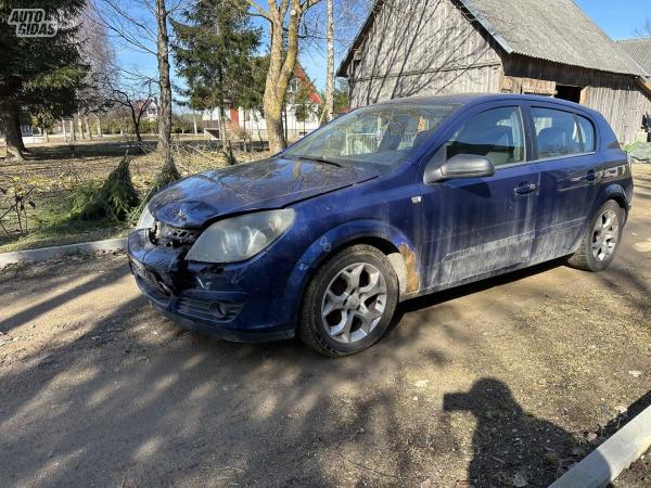 Opel Astra 2006 in Raseiniai, with an engine capacity of 1.70 L and mileage of 264 thousand km for 550 €, photo 3 on AUTOMOTO.COM.LV