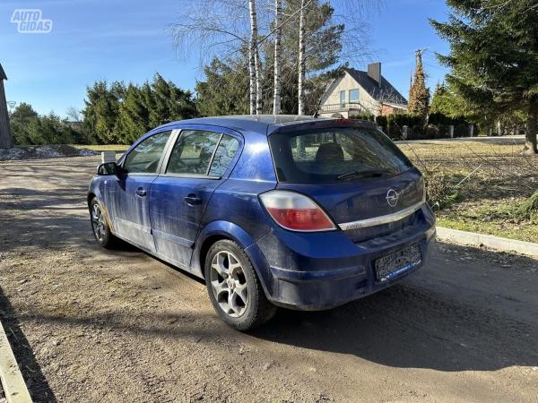 Opel Astra 2006 in Raseiniai, with an engine capacity of 1.70 L and mileage of 264 thousand km for 550 €, photo 5 on AUTOMOTO.COM.LV
