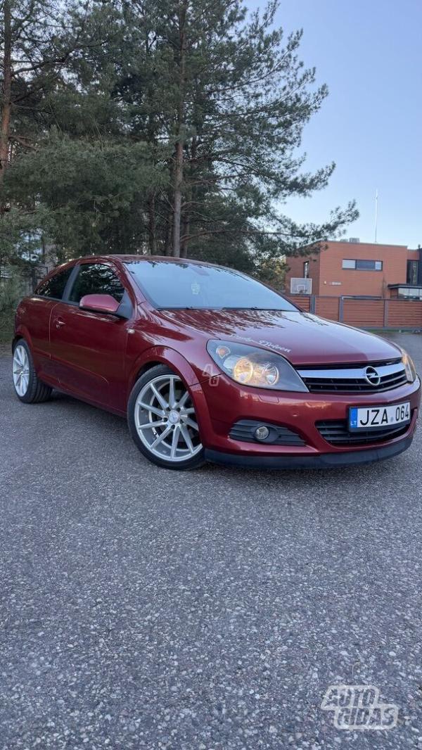 Opel Astra 2006 in Vilnius, with an engine capacity of 1.90 L and mileage of 330 thousand km for 1450 €, photo 1 on AUTOMOTO.COM.LV