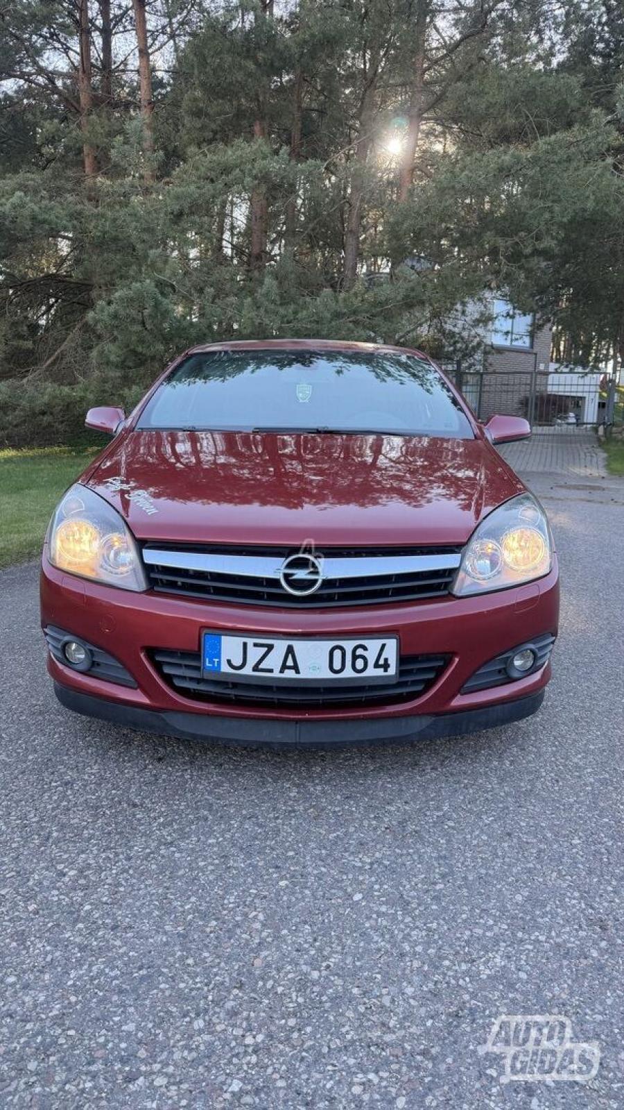 Opel Astra 2006 in Vilnius, with an engine capacity of 1.90 L and mileage of 330 thousand km for 1450 €, photo 3 on AUTOMOTO.COM.LV