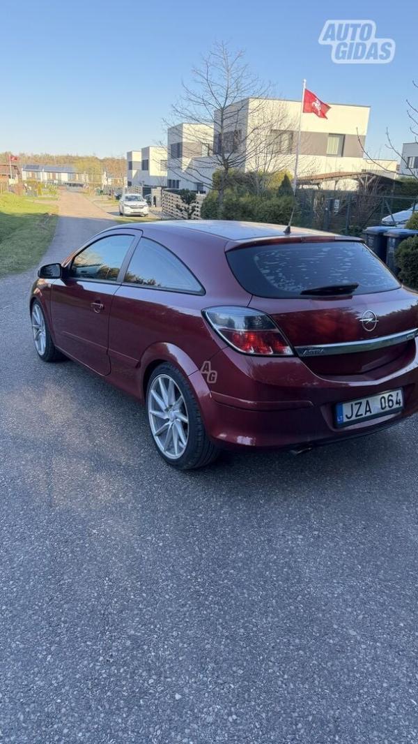 Opel Astra 2006 in Vilnius, with an engine capacity of 1.90 L and mileage of 330 thousand km for 1450 €, photo 6 on AUTOMOTO.COM.LV
