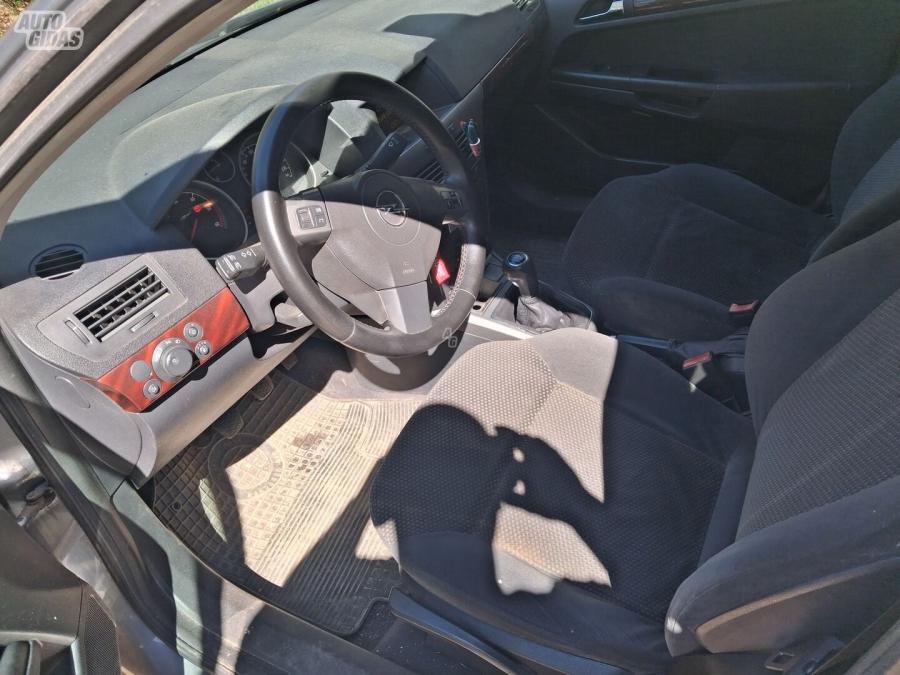 Opel Astra 2006 Viļņa, ar dzinēja tilpumu 1.70 L un nobraukumu 249 tūkst. km par 1550 €, foto 5 vietnē AUTOMOTO.COM.LV