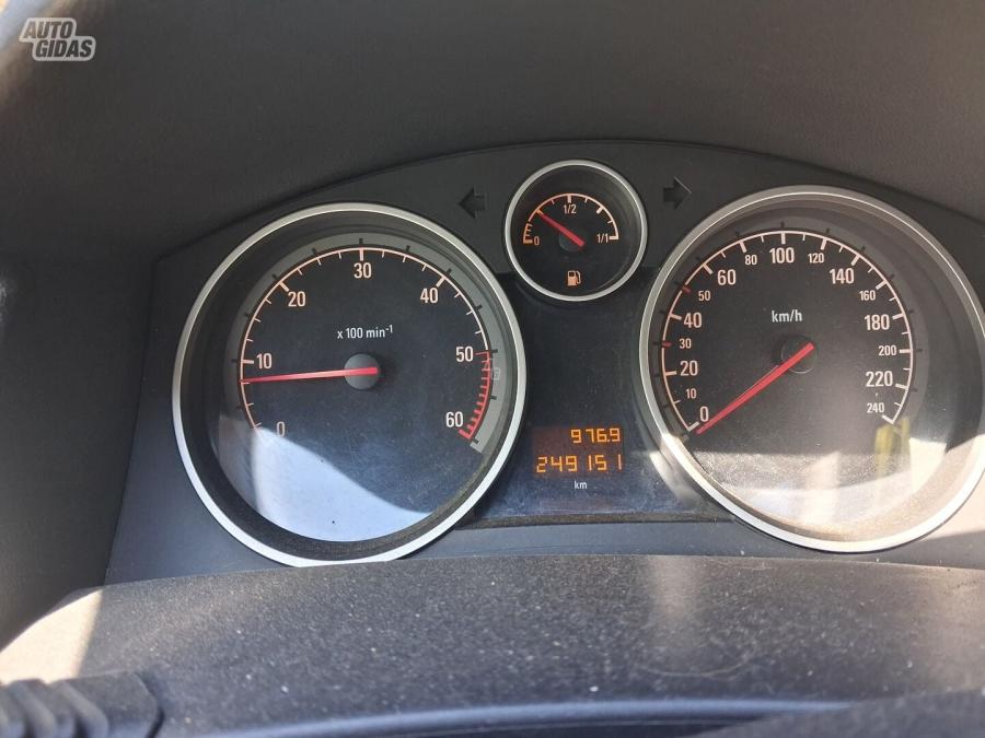 Opel Astra 2006 Viļņa, ar dzinēja tilpumu 1.70 L un nobraukumu 249 tūkst. km par 1550 €, foto 8 vietnē AUTOMOTO.COM.LV