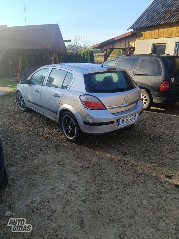 Opel Astra 2006 in Sakiai, with an engine capacity of 1.30 L and mileage of 300 thousand km for 750 €, photo 1 on AUTOMOTO.COM.LV