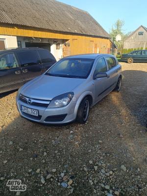 Opel Astra 2006 in Sakiai, with an engine capacity of 1.30 L and mileage of 300 thousand km for 750 €, photo 3 on AUTOMOTO.COM.LV