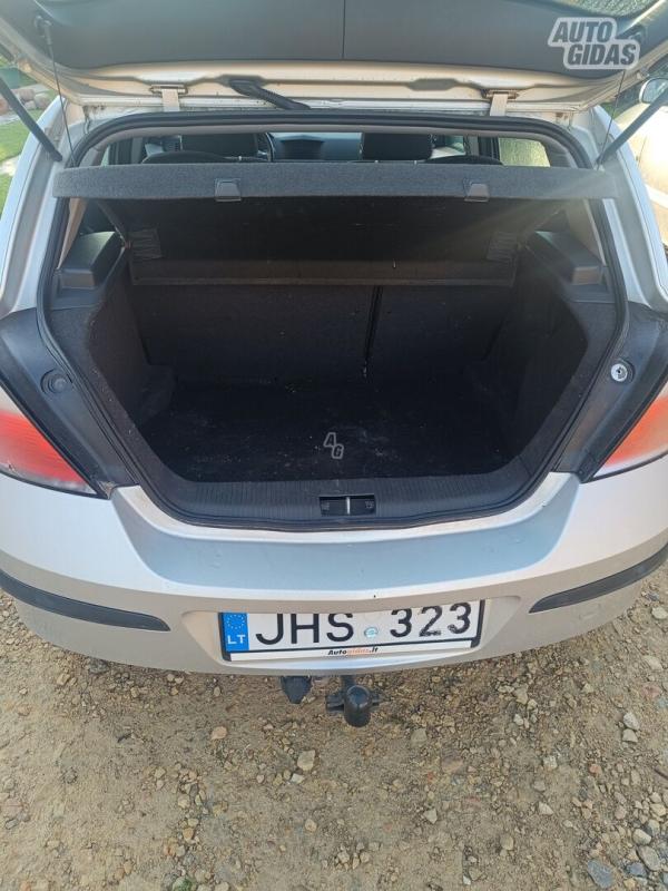 Opel Astra 2006 in Sakiai, with an engine capacity of 1.30 L and mileage of 300 thousand km for 750 €, photo 10 on AUTOMOTO.COM.LV