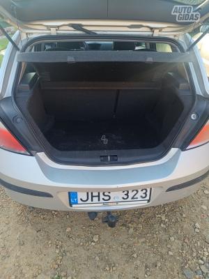 Opel Astra 2006 in Sakiai, with an engine capacity of 1.30 L and mileage of 300 thousand km for 750 €, photo 11 on AUTOMOTO.COM.LV