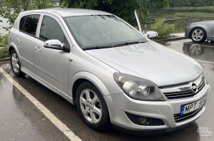 Opel Astra 2006 Plungė, ar dzinēja tilpumu 1.80 L un nobraukumu 210 tūkst. km par 1300 €, foto 4 vietnē AUTOMOTO.COM.LV