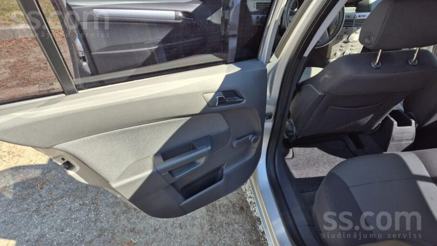 Opel Astra 2006 Jēkabpils, ar dzinēja tilpumu 1.60 L un nobraukumu 126 tūkst. km par 2300 €, foto 20 vietnē AUTOMOTO.COM.LV