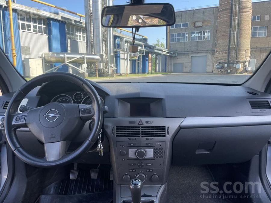 Opel Astra 2006 in Rezekne, with an engine capacity of 1.40 L and mileage of 224 thousand km for 1350 €, photo 9 on AUTOMOTO.COM.LV