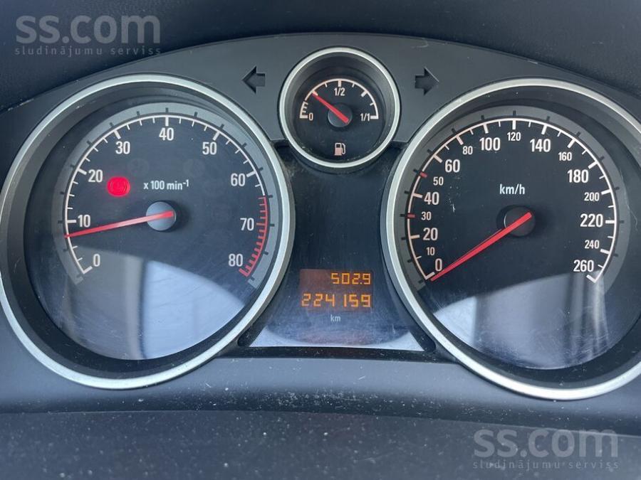 Opel Astra 2006 in Rezekne, with an engine capacity of 1.40 L and mileage of 224 thousand km for 1350 €, photo 10 on AUTOMOTO.COM.LV