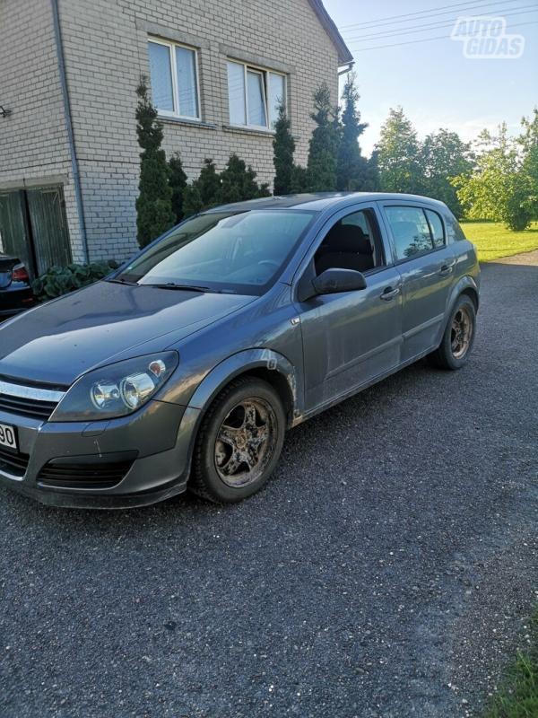 Opel Astra 2006 in Sakiai, with an engine capacity of 1.90 L and mileage of 225 thousand km for 550 €, photo 2 on AUTOMOTO.COM.LV