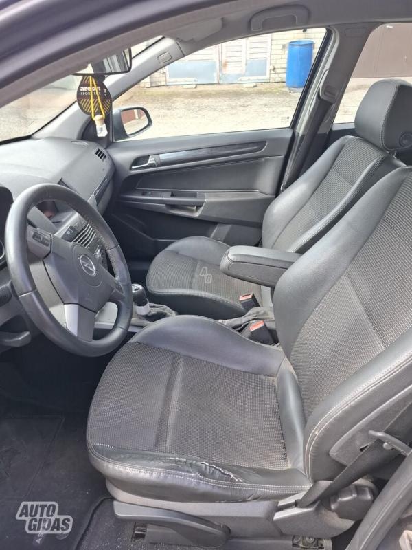 Opel Astra 2006 Panevēža, ar dzinēja tilpumu 1.90 L un nobraukumu 215 tūkst. km par 1459 €, foto 7 vietnē AUTOMOTO.COM.LV