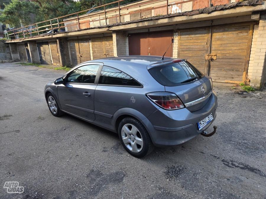Opel Astra 2006 in Vilnius, with an engine capacity of 1.90 L and mileage of 247 thousand km for 999 €, photo 6 on AUTOMOTO.COM.LV