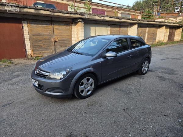 Opel Astra 2006 in Vilnius, with an engine capacity of 1.90 L and mileage of 247 thousand km for 999 €, photo 7 on AUTOMOTO.COM.LV