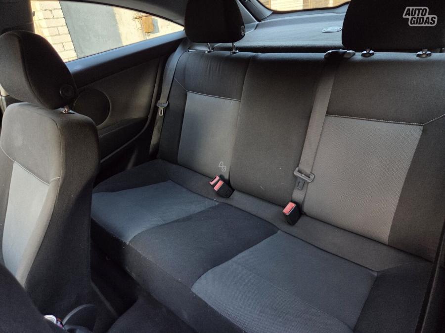 Opel Astra 2006 in Vilnius, with an engine capacity of 1.90 L and mileage of 247 thousand km for 999 €, photo 13 on AUTOMOTO.COM.LV