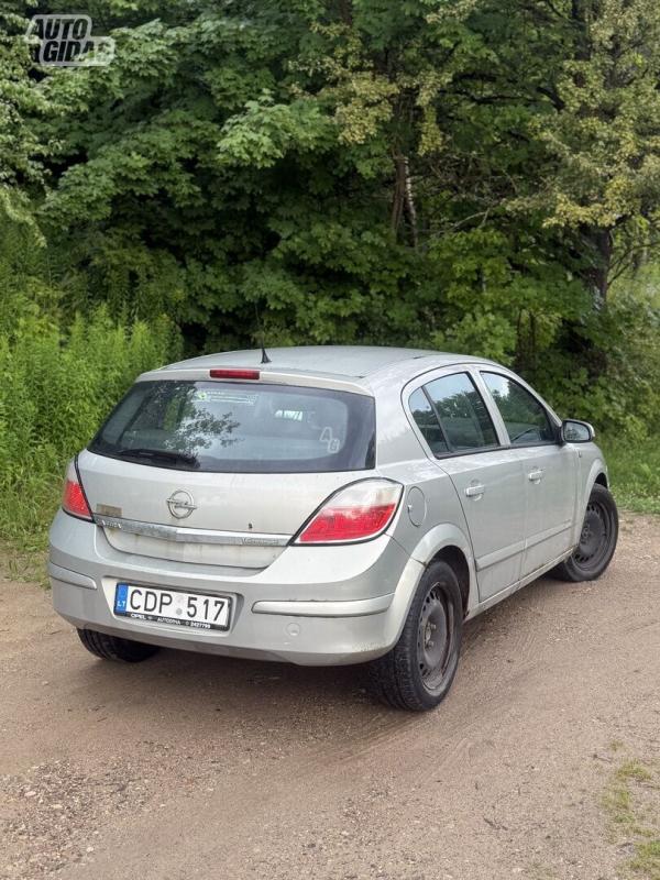 Opel Astra 2006 in Vilnius, with an engine capacity of 1.60 L and mileage of 186 thousand km for 450 €, photo 4 on AUTOMOTO.COM.LV