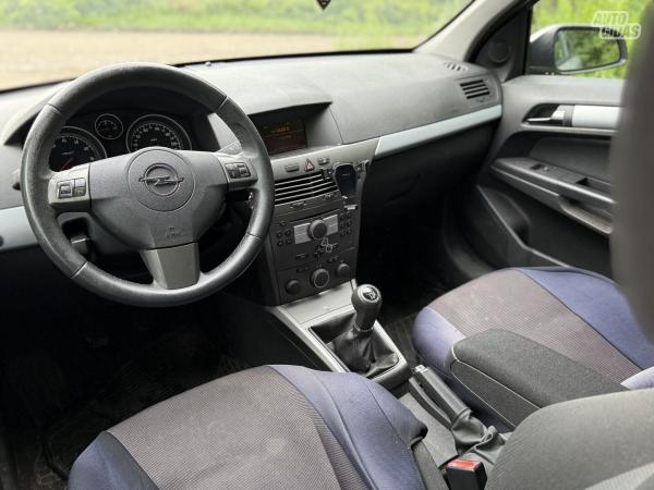 Opel Astra 2006 in Vilnius, with an engine capacity of 1.60 L and mileage of 186 thousand km for 450 €, photo 5 on AUTOMOTO.COM.LV