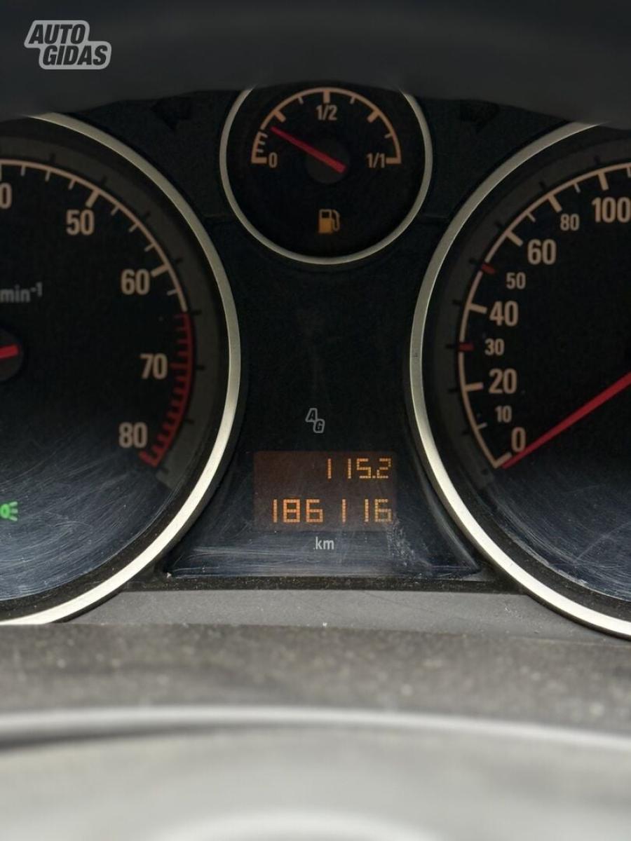 Opel Astra 2006 in Vilnius, with an engine capacity of 1.60 L and mileage of 186 thousand km for 450 €, photo 7 on AUTOMOTO.COM.LV