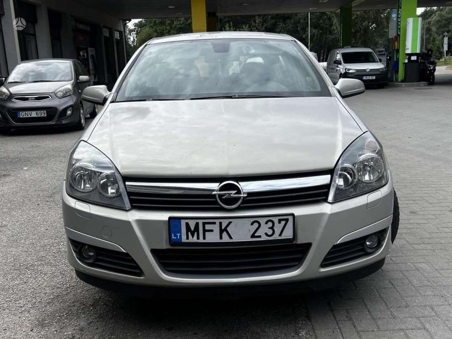 Opel Astra 2006 Viļņa, ar dzinēja tilpumu 1.60 L un nobraukumu 200 tūkst. km par 1100 €, foto 3 vietnē AUTOMOTO.COM.LV