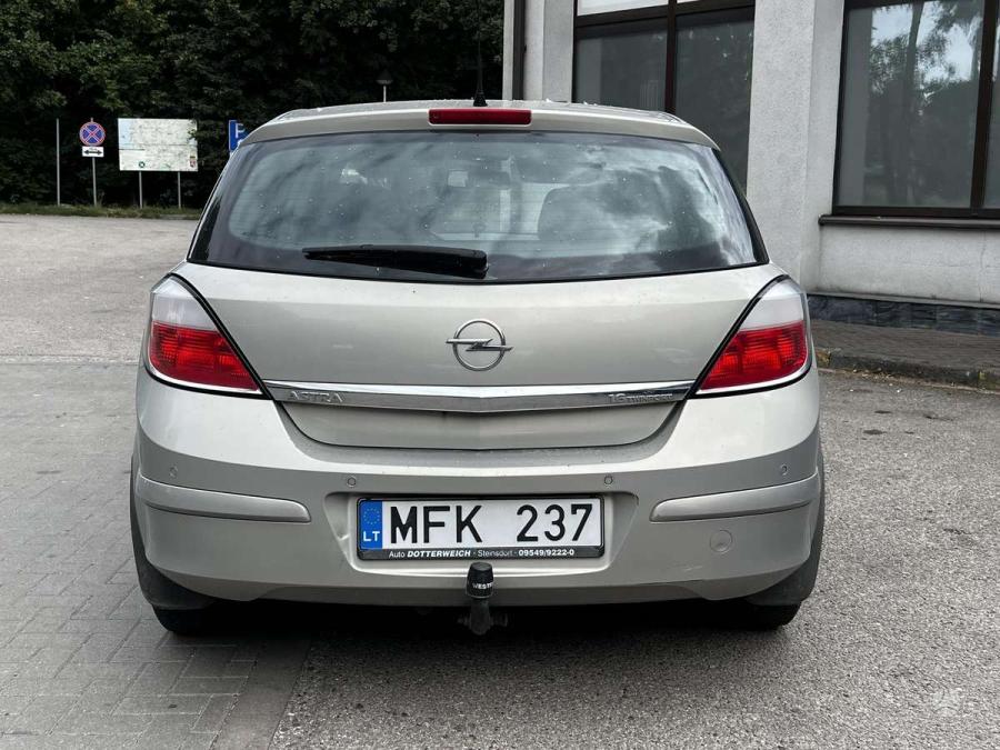 Opel Astra 2006 Viļņa, ar dzinēja tilpumu 1.60 L un nobraukumu 200 tūkst. km par 1100 €, foto 4 vietnē AUTOMOTO.COM.LV
