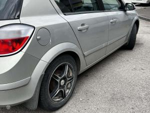 Opel Astra 2006 Viļņa, ar dzinēja tilpumu 1.60 L un nobraukumu 200 tūkst. km par 1100 €, foto 7 vietnē AUTOMOTO.COM.LV