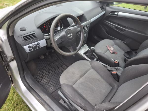 Opel Astra 2006 Mažeikiai, ar dzinēja tilpumu 1.70 L un nobraukumu 266 tūkst. km par 950 €, foto 5 vietnē AUTOMOTO.COM.LV