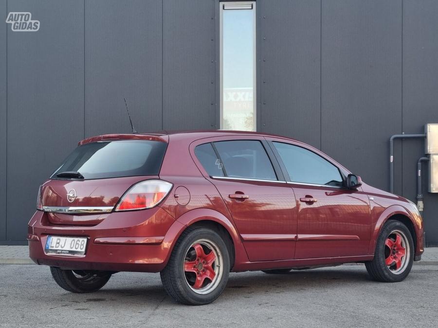 Opel Astra 2006 in Alytus, with an engine capacity of 1.80 L and mileage of 194 thousand km for 1450 €, photo 5 on AUTOMOTO.COM.LV
