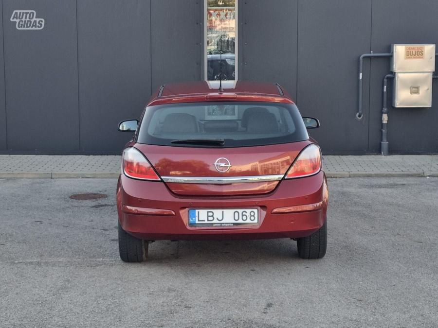 Opel Astra 2006 in Alytus, with an engine capacity of 1.80 L and mileage of 194 thousand km for 1450 €, photo 6 on AUTOMOTO.COM.LV