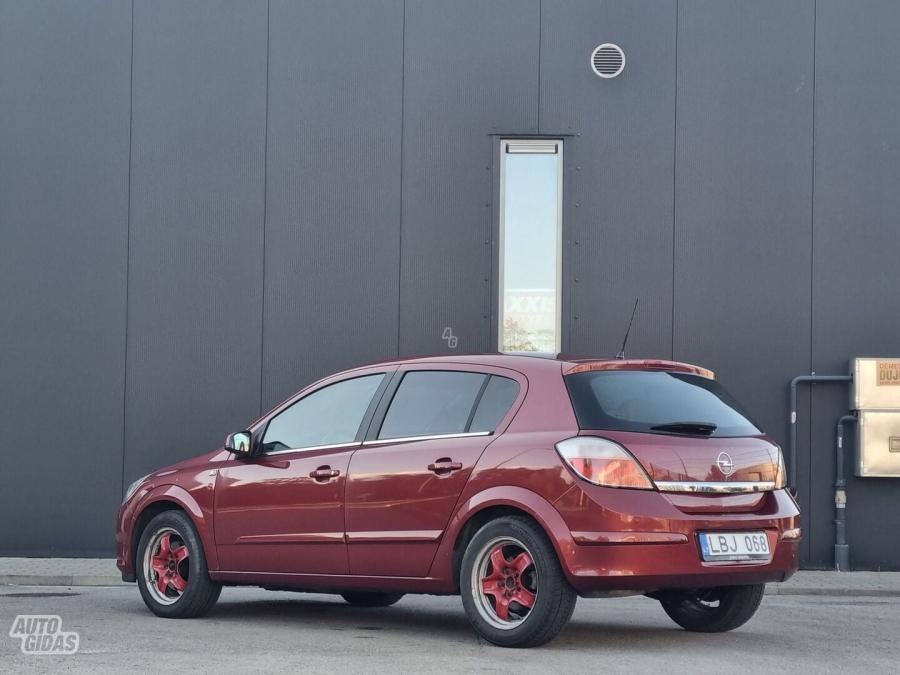 Opel Astra 2006 in Alytus, with an engine capacity of 1.80 L and mileage of 194 thousand km for 1450 €, photo 7 on AUTOMOTO.COM.LV