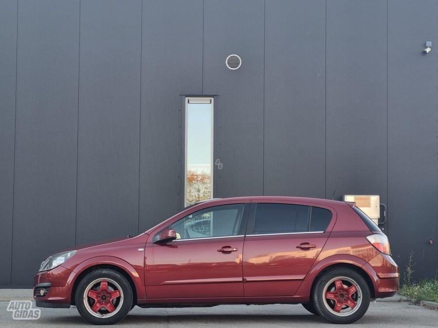 Opel Astra 2006 in Alytus, with an engine capacity of 1.80 L and mileage of 194 thousand km for 1450 €, photo 9 on AUTOMOTO.COM.LV