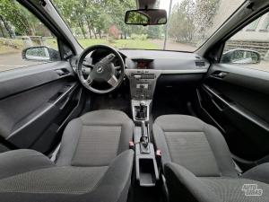 Opel Astra 2006 in Birstonas, with an engine capacity of 1.60 L and mileage of 254 thousand km for 899 €, photo 3 on AUTOMOTO.COM.LV
