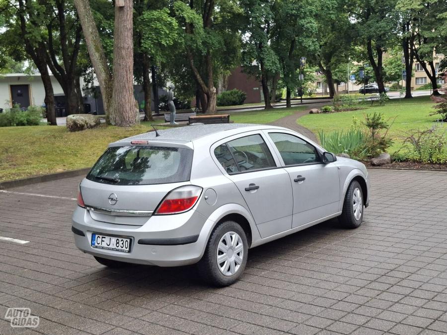 Opel Astra 2006 in Birstonas, with an engine capacity of 1.60 L and mileage of 254 thousand km for 899 €, photo 6 on AUTOMOTO.COM.LV