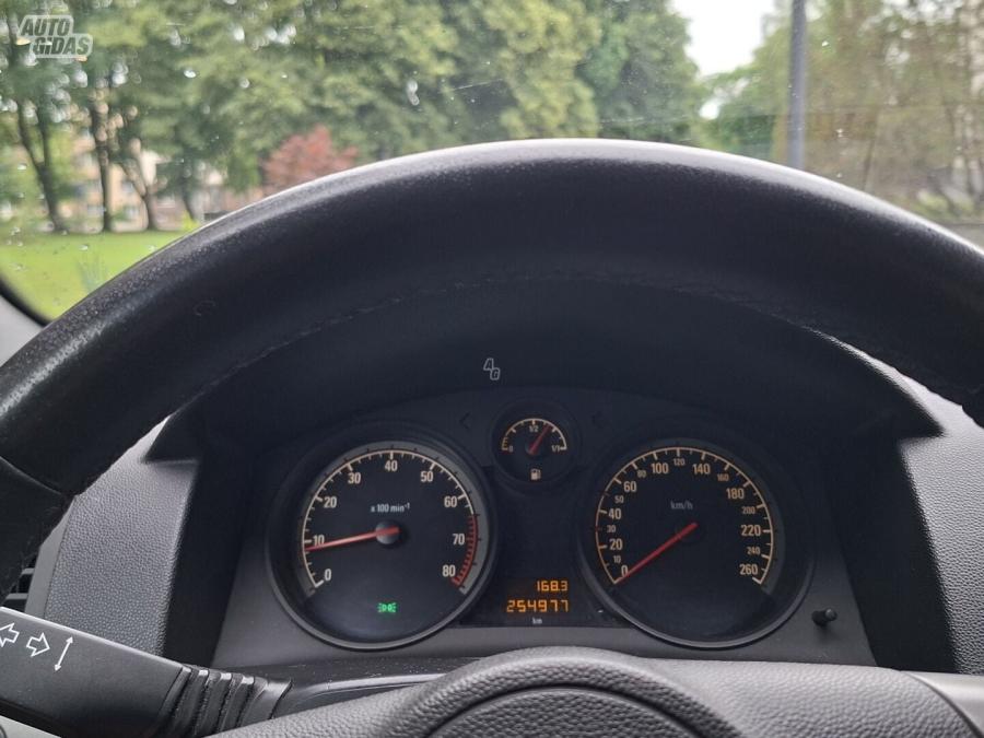 Opel Astra 2006 in Birstonas, with an engine capacity of 1.60 L and mileage of 254 thousand km for 899 €, photo 10 on AUTOMOTO.COM.LV
