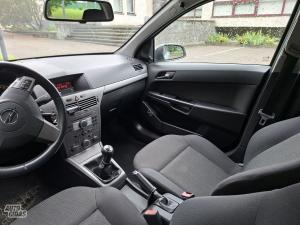 Opel Astra 2006 in Birstonas, with an engine capacity of 1.60 L and mileage of 254 thousand km for 899 €, photo 12 on AUTOMOTO.COM.LV