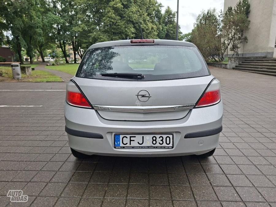 Opel Astra 2006 in Birstonas, with an engine capacity of 1.60 L and mileage of 254 thousand km for 899 €, photo 14 on AUTOMOTO.COM.LV